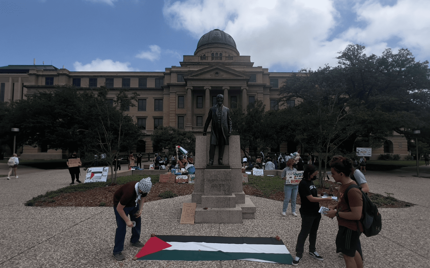 Students at Baylor, Texas A&M, and the University of Texas Join ...